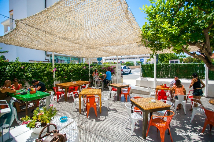 Vinyl Burgers - Ibiza Guide